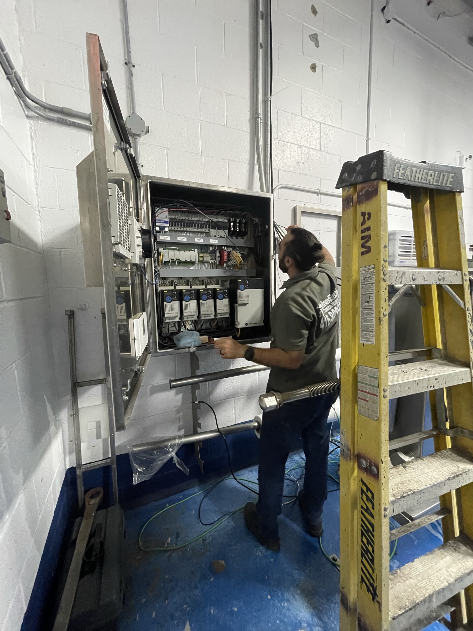 Expert Commercial Electrician Services in Toronto, Canada | Foxwood ...