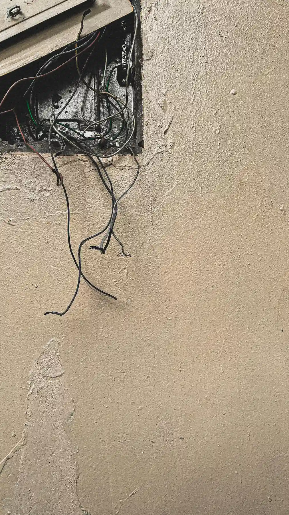 Electrical Wiring in Older Homes: What Every Homeowner Needs to Know